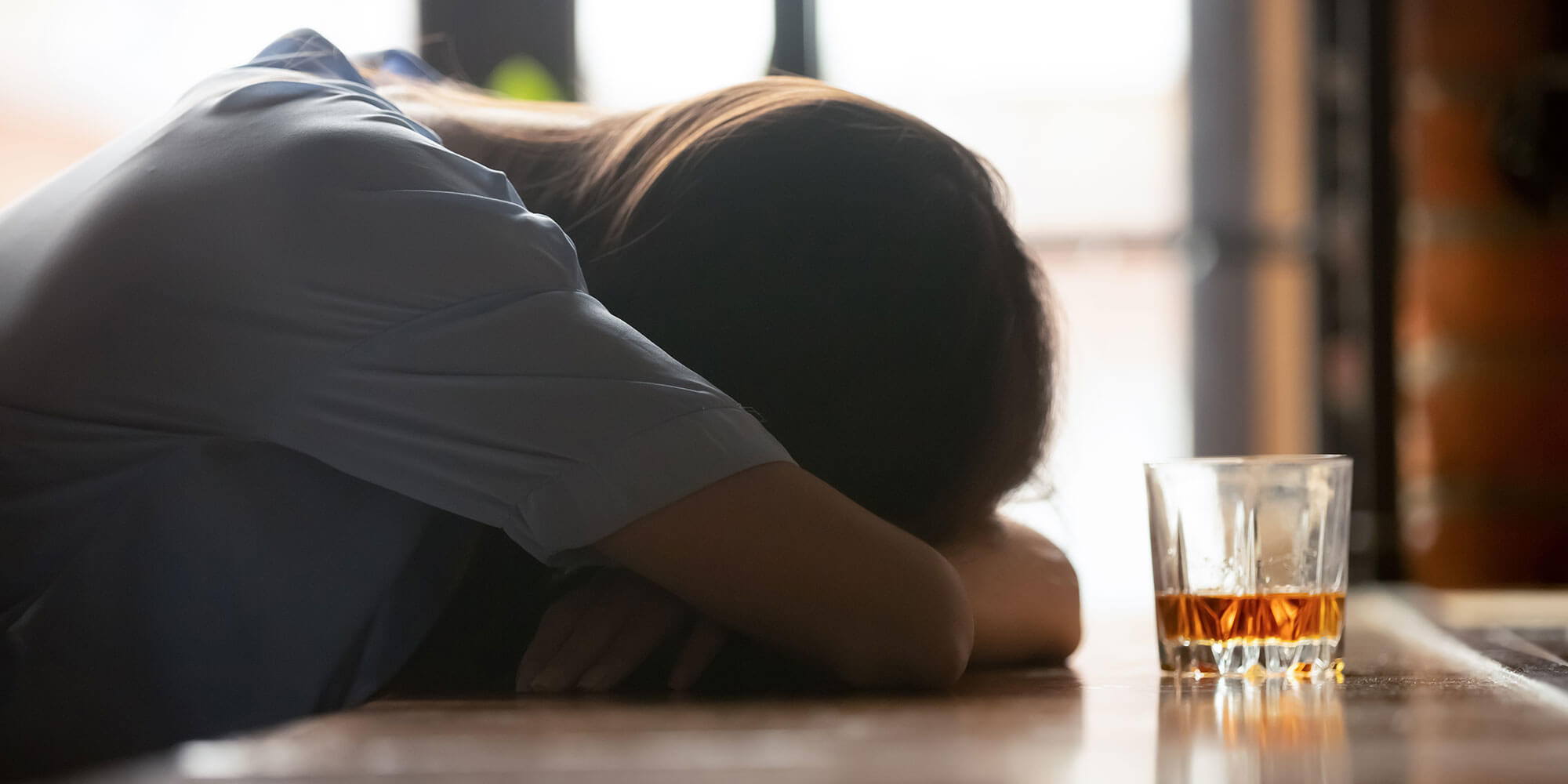 What to Do When Someone Has Alcohol Poisoning | Beacon Media News